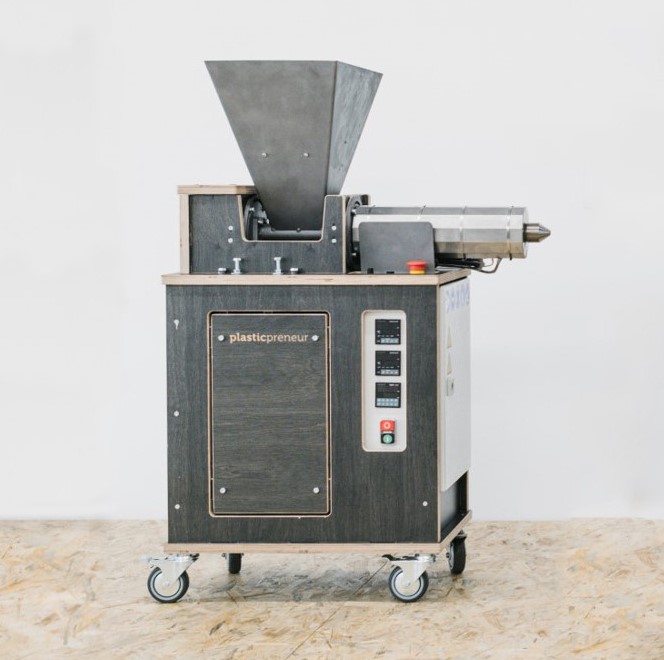 様々なプラスチックをアップサイクル！Plasticpreneur社製 マニュアル式インジェクション装置 | ECORACY